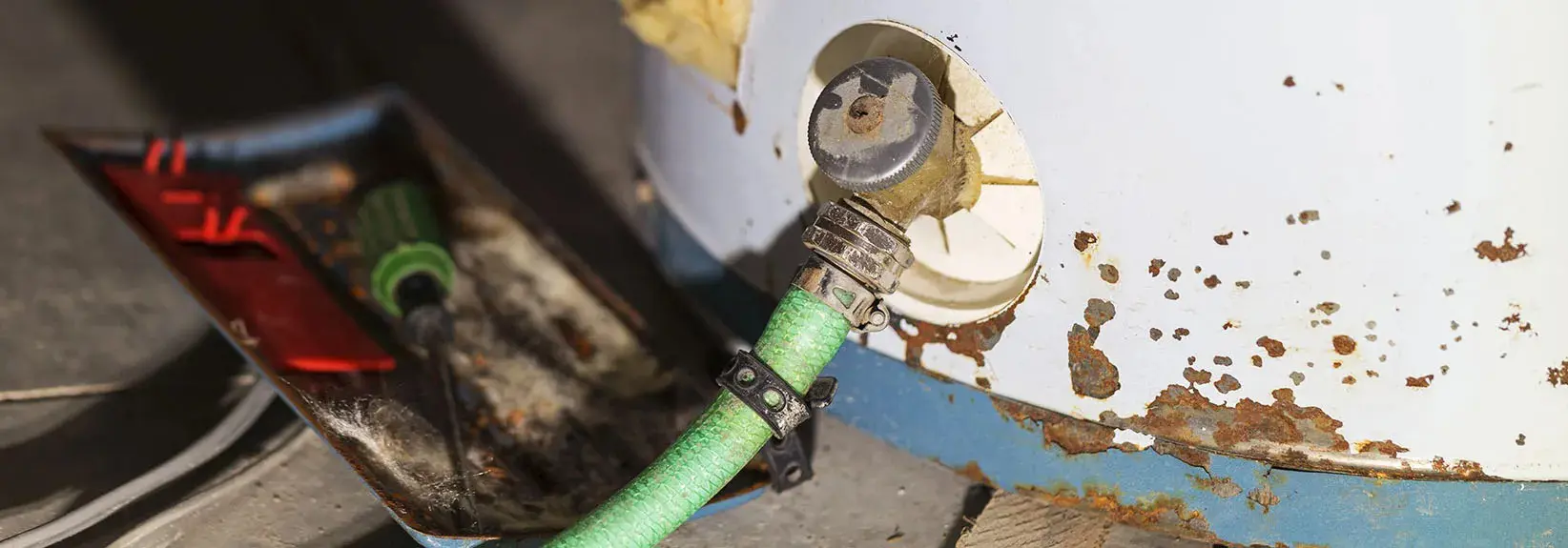 What Causes a Water Heater to Rust on the Bottom